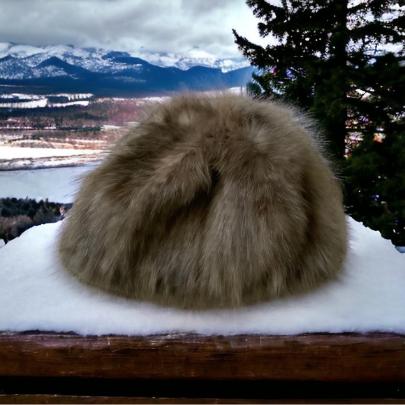 GORSKI | Accessories | Nwt Gorski Russian Sable Knit Beret Hat Size S ...